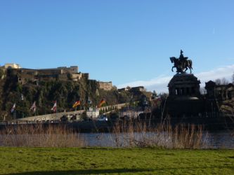 5 super ausgetsattete Ferienwohnungen direkt am Rhein in Koblenz